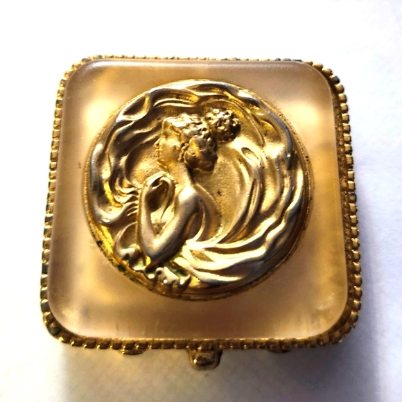 Charles Revson | Accents | Vtg Cerissa Charles Revson Masterpiece ...